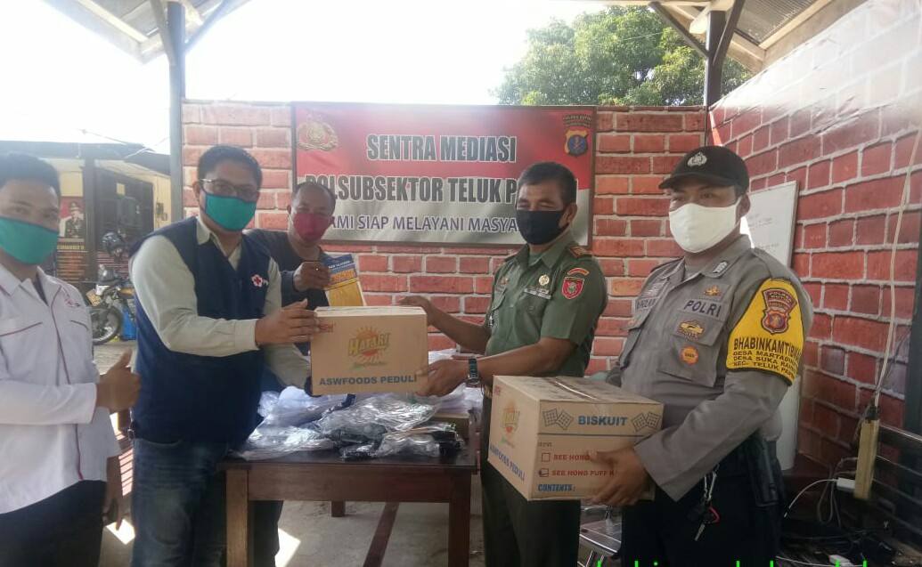 Tim Gugus Tugas Kecamatan Teluk Pandan Terima Bantuan APD. - Upnews.id Tim Gugus Tugas Kecamatan Teluk Pandan Terima Bantuan APD. - Upnews.id