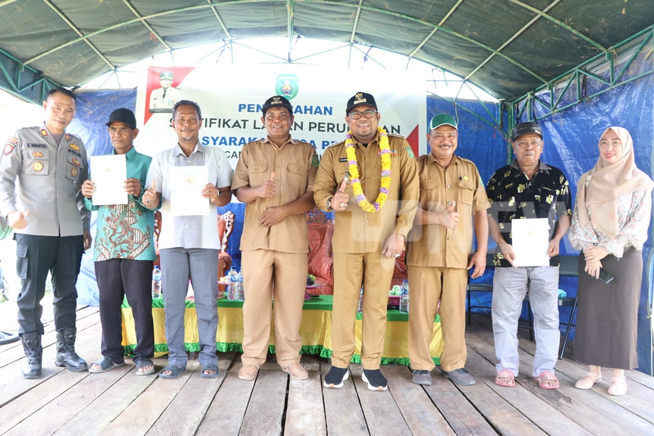 Kabar Gembira Bagi Warga Desa Perupuk yang Dapatkan Sertifikat Lahan ...